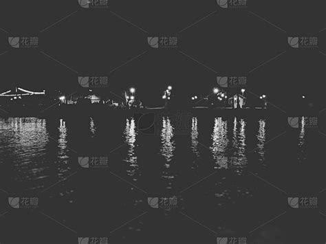 这里而不是那里