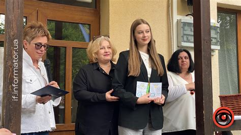 Випуск у Надвірнянській художній школі фоторепортаж Інформатор Івано Франківськ