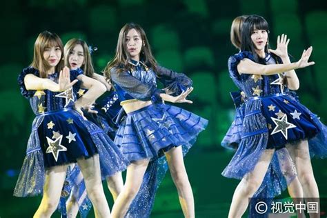 黃婷婷領銜SNH48助陣網遊發佈會 勁歌熱舞制服短裙秀筷子腿 每日頭條