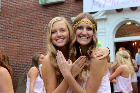 Pi Beta Phi At University Of Oregon PiBetaPhi PiPhi BidDay Sorority Oregon TSL