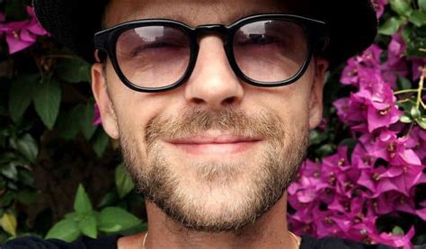 The 1 Month Beard How To Grow Trim And Other Practical Tips