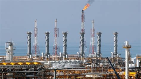 مامۆستایەکی زانکۆ هەناردەكردنی نەوتی هەرێم لە 800 هەزار بەرمیلەوە دابەزیوە بۆ 198 هەزار بەرمیل