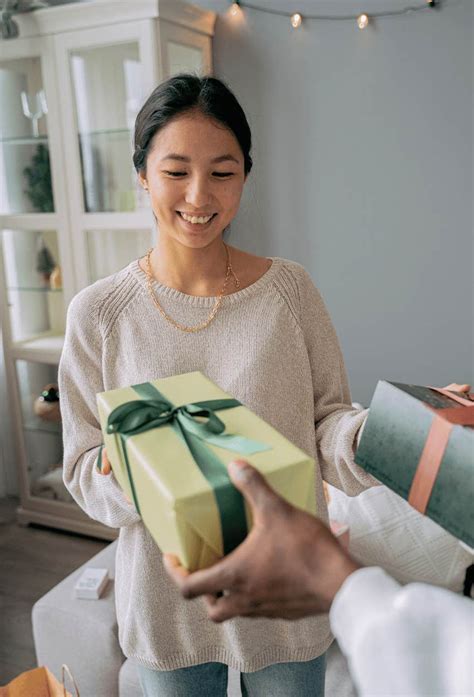 Man S Girlfriend Tells Him It Is His Third Strike After He Buys Her A Car For Her Birthday