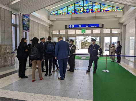 南口へは関係者のみg7外相会合で警備強化中の軽井沢駅構内 軽井沢経済新聞