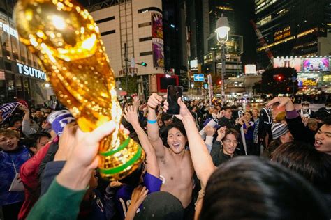 世界盃／日本嗨翻慶祝贏球 兩岸鄉民反應兩樣情 新聞 Rti 中央廣播電臺