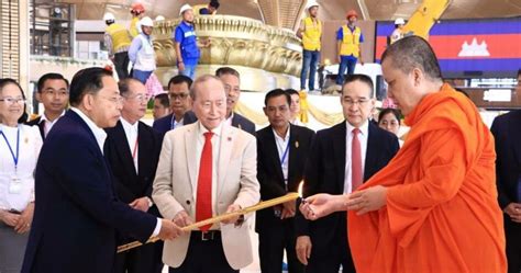 សម្តេចព្រះមហាសុមេធាធិបតី កិត្តិបណ្ឌិត អំ លីមហេង និង ឯកឧត្តម ចាយ បូរិន