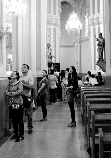 배경 화면 사람들 화이트 검은 단색화 거리 도로 사진술 봄 하부 구조 Leicax1 이야기 영상 검정색과 흰색 흑백 사진 2109x3008