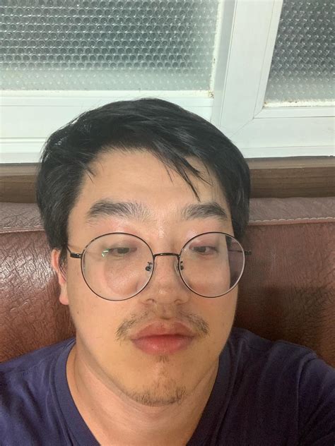 추석기념으로 ㅅㅂ 내 술취한 모습 보여줄게 단 이거 가지고 욕하지 마쇼 나 원래 술먹으면 이러니까 ㅋㅋㅋㅋ