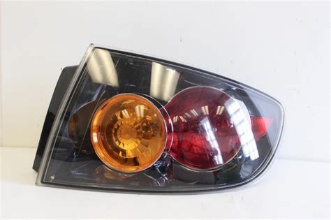 2004 2006 Mazda 3 Rear Passenger Side Tail Light