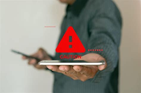 Premium Photo Online Safety Alert On Mobile Phone By Sending Message