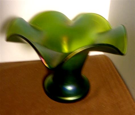 C1920 Loetz Kralik Flueted Edge Iridescent Green 5 Vase Wpolished