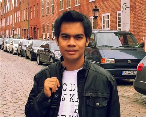 Korupsi Yudisial Sebuah Opini Idul Rishan Fakultas Hukum