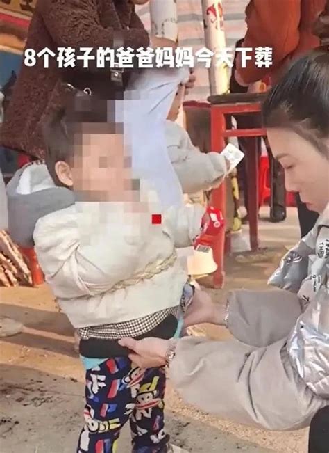 作孽！江西一对夫妻14年连生8胎，小儿子才8个月就双双离世，最后孩子谁来养？