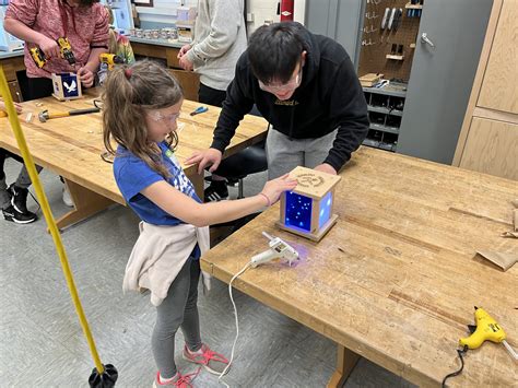 Intergenerational Technology Education Project Connects Students And