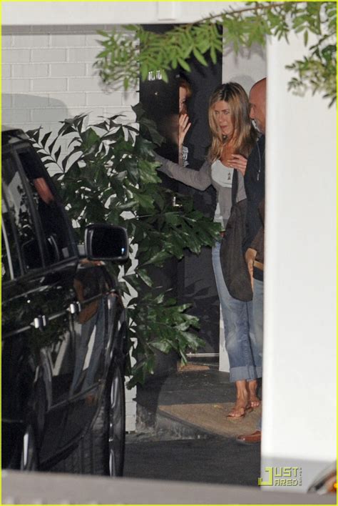 Jennifer Aniston Kicks It With Courteney Cox Photo 1492661 Photos