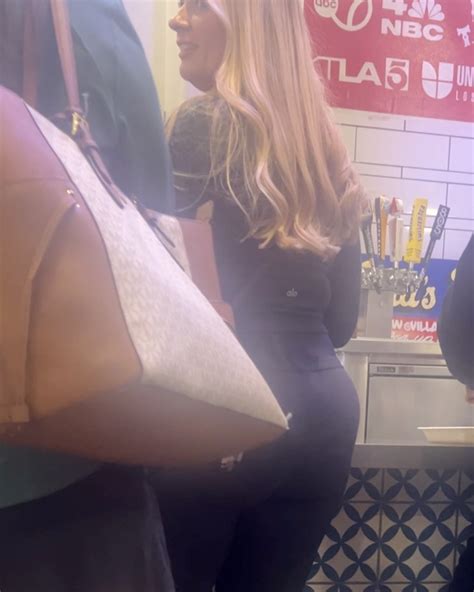 Pawg In Alo Yoga With A Major Plump Booty Spandex Leggings Yoga Pants Forum