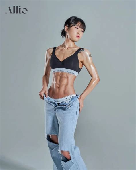 Ripped Abs And Ripped Jeans Rasianfitgirls