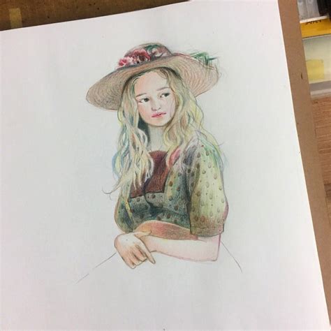 모자를 쓴 소녀