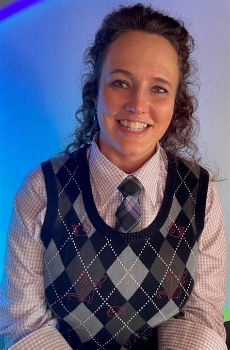 Featured Fellow Brittany Gnau Trains Future Leaders And Teachers Across Sri Lanka English