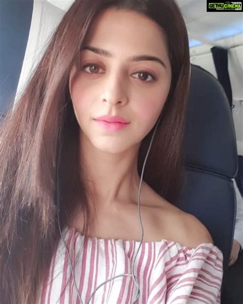Vedhika Instagram Traveldiaries 😘 🙋‍♀️to All My Loved Ones Gethu Cinema