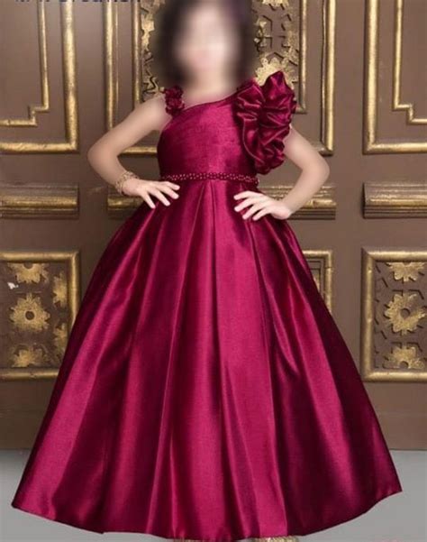 ۳۲ مدل لباس ساتن ساده مجلسی با استایلی مجلل و جذاب برای لحظات خاص ماگرتا