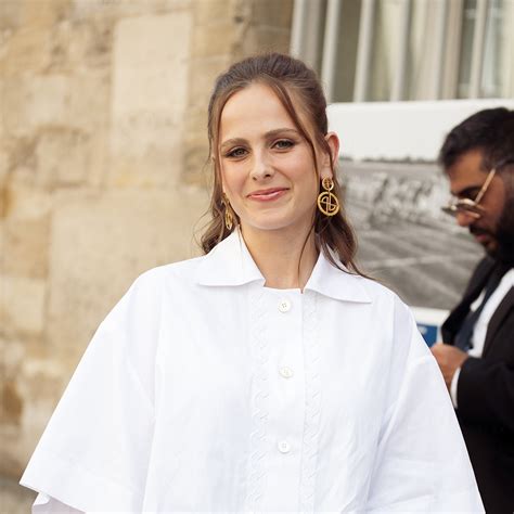 Sex Lives Pauline Chalamet Is Pregnant Expecting First Baby