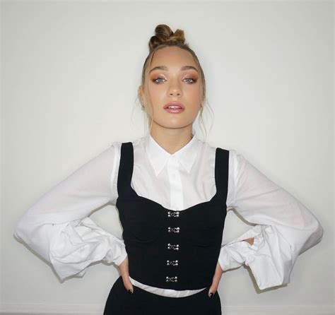 Maddie Ziegler Headshot Photos 01022019 • Celebmafia