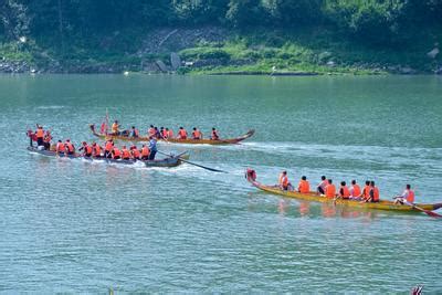 湖北十堰汉江堵河流域传统龙舟竞技欢度端午 人民图片网