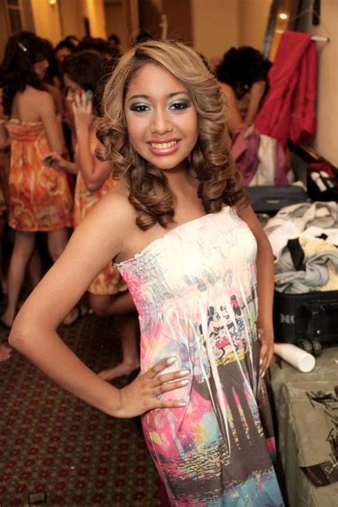 Pin By Michelle Lara On Michelle Lara Model 2 Lara Michelle Model