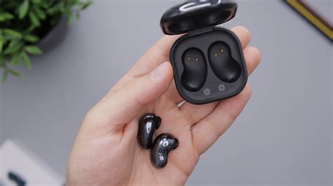 Galaxy Buds Live on Behance