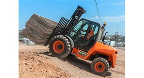 Мотокар за неравен терен под наем Naem Na