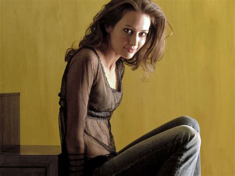 Amy Acker Sexy Wallpaper Images