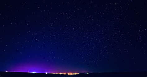 밤 짙은 푸른 하늘 빛나는 별 배경 하늘 그라데이션 푸른 색의 화려한 밤 별이 빛나는 하늘 마을 위의 놀라운 야경 하늘 거리가 먼에 대한 스톡 사진 및 기타 이미지 Istock