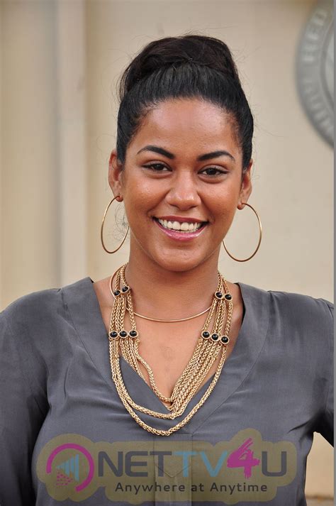Mumaith Khan Latest Hot Photo Stills Galleries Hd Images