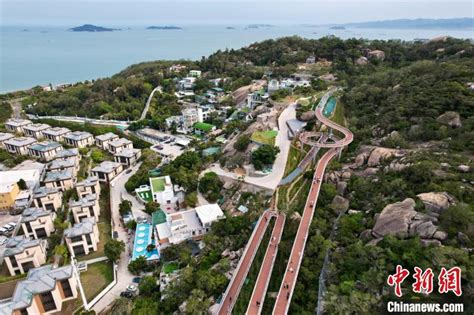 航拍厦门山海健康步道 极目新闻