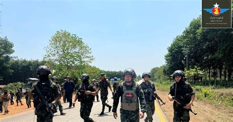 ရေး ထားဝယ်လမ်းပိုင်း အမှတ် ၈ ပြည်ထောင်စုလမ်းမကြီးပေါ် နှစ်ဖက်တိုက်ပ