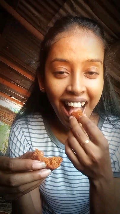 හිනා වේවී කෑව කැවුම් වගේ අමුතුම පොල් කේක් 😂 Shortvideo Trending Viralvideo Youtube