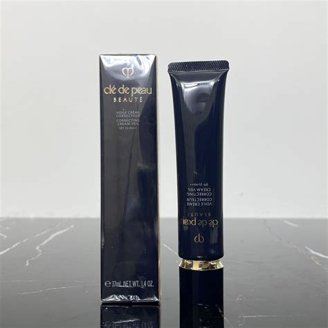 Cle de Peau Beaute Солнцезащитный крем spf50 - купить с доставкой по ...