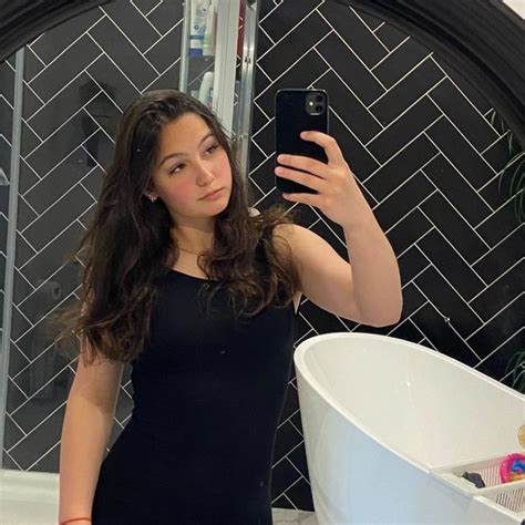 Ma Ka Laram E Maika Lar Threads Say More