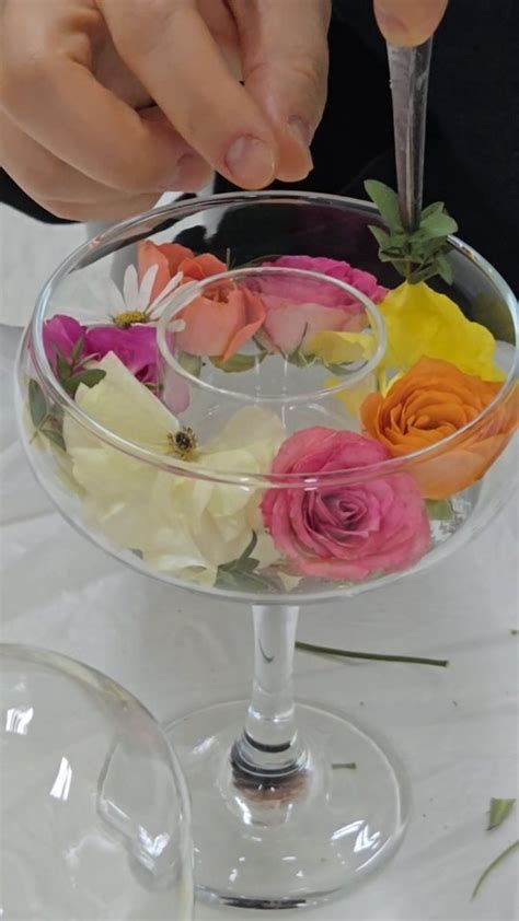 드라이플라워공예 • 부케기프트 캔들공방 유어스푼 🌷플라워라이트클래스 ⠀ 예쁜 꽃 배치에 반했어요☺️ 플라이트는 큰 화형의