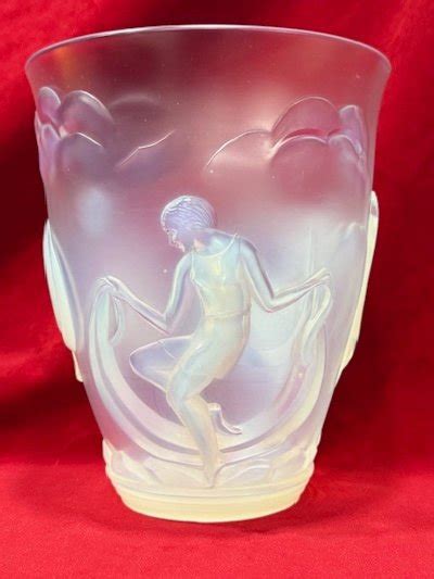 Proantic Vase Art Deco 1930 Verre Opalescent Verlys Les Danseuses