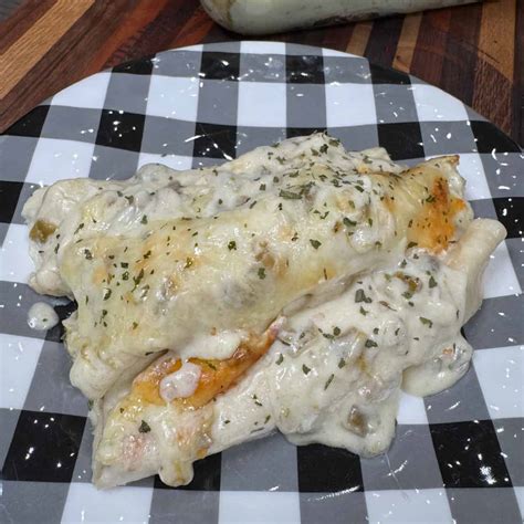 17 Delicious Chicken Enchiladas Recipes To Try Now Cooktiva
