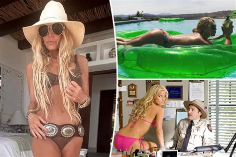 Jessica Simpson Looking Sexy In Bikini Popular People Bio