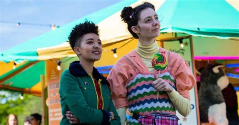 Sex Education Saison 4 Pourquoi Lily Et Ola Napparaissent Ils Pas Plare Streaming