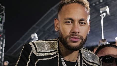 Neymar Toma Atitude Após Acusações De Jornalista Sobre Rotina De Festas E Vícios Leia A íntegra