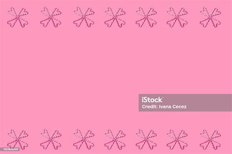 8 개의 사탕 지팡이의 배열은 풍차를 만드는 네 개의 마음을 형성합니다 화려한 분홍색 배경에 플랫 누워 개념에 대한 스톡 사진 및 기타 이미지 Istock