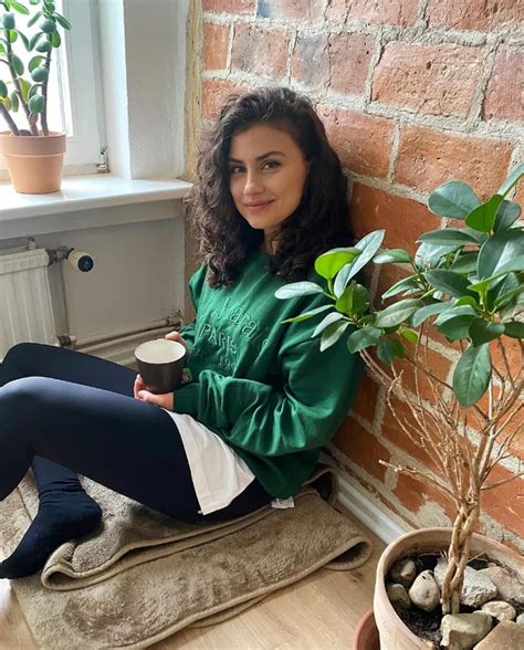 Sylvia Tolga Rprettygirls