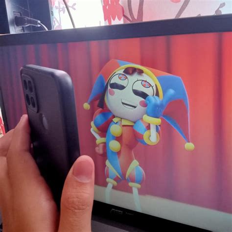Here Is All Of The Pomni Looks At Phone Reaction Image Collection