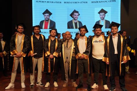 Mezuniyetimin Bu özel Anında İstanbul Üniversitesi Cerrahpaşada Aldığım Alperen Bugra Ozer