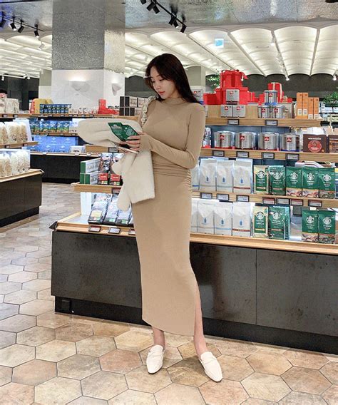 [berry Pick] [꾸안꾸 소매워머 슬림핏] 제뉴 폴라 워머 셔링 롱 원피스 에이블리